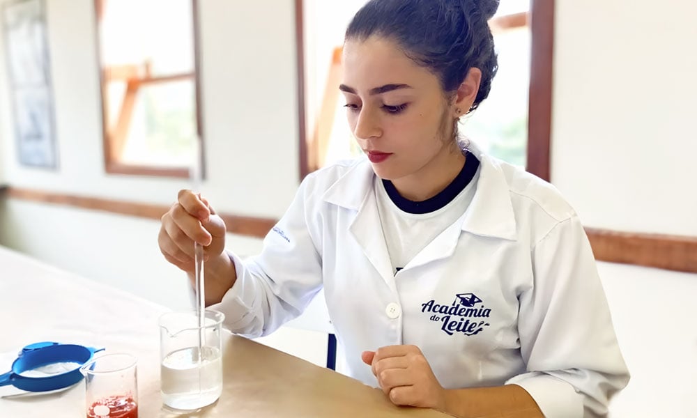 Benefícios da junção de teoria e prática para formação profissional